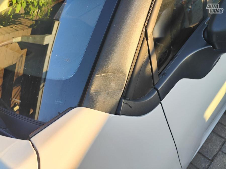 White Citroen C3 2019 in Jonava, with an engine capacity of 1.20 L and mileage of 41 thousand km for 5900 €, photo 14 on AUTOMOTO.COM.LV