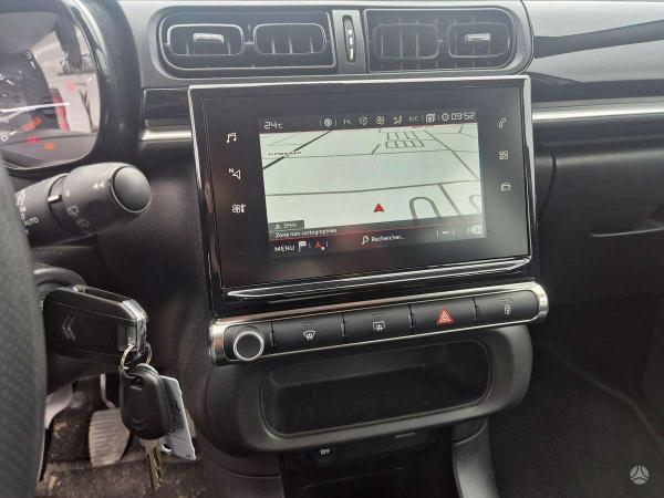 White Citroen C3 2019 in Klaipeda, with an engine capacity of 1.20 L and mileage of 74 thousand km for 5900 €, photo 9 on AUTOMOTO.COM.LV
