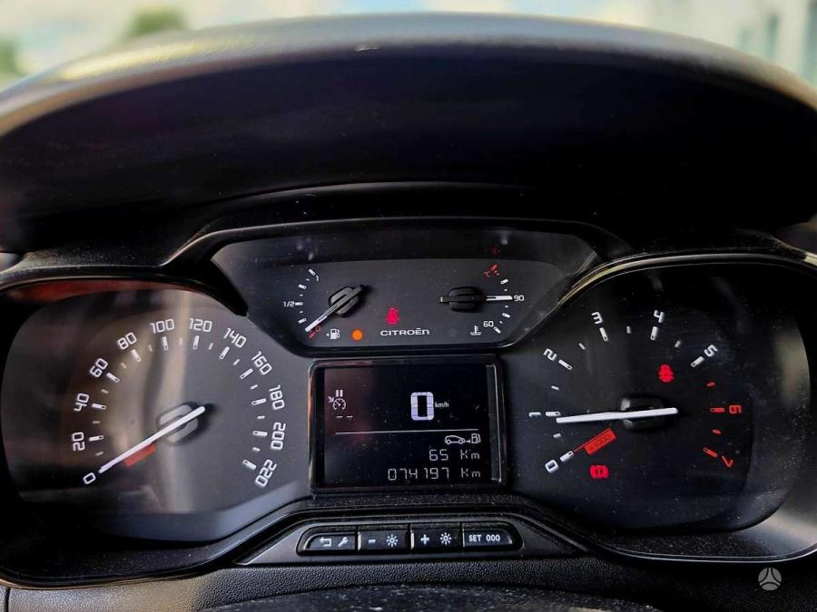 White Citroen C3 2019 in Taurage, with an engine capacity of 1.20 L and mileage of 74 thousand km for 5700 €, photo 24 on AUTOMOTO.COM.LV