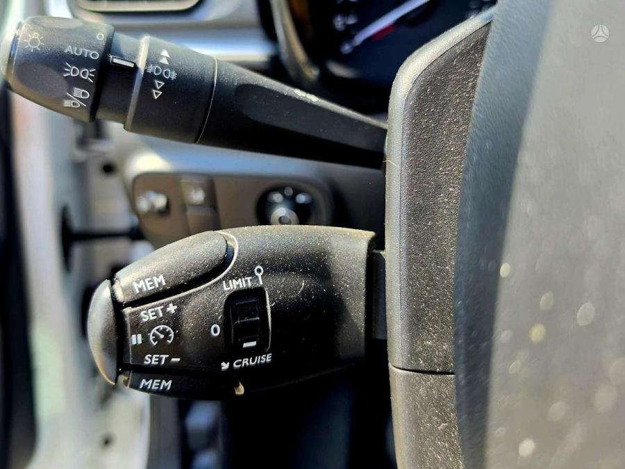 White Citroen C3 2019 in Taurage, with an engine capacity of 1.20 L and mileage of 74 thousand km for 5700 €, photo 34 on AUTOMOTO.COM.LV