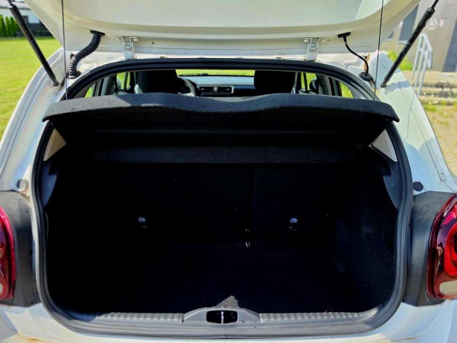 White Citroen C3 2019 in Taurage, with an engine capacity of 1.20 L and mileage of 74 thousand km for 5700 €, photo 39 on AUTOMOTO.COM.LV