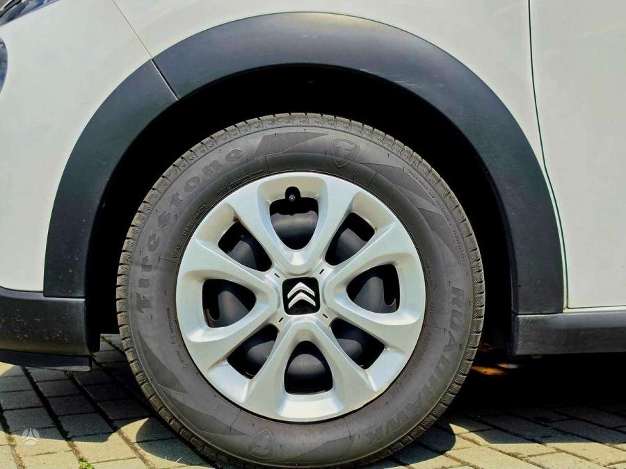 White Citroen C3 2019 in Taurage, with an engine capacity of 1.20 L and mileage of 74 thousand km for 5700 €, photo 40 on AUTOMOTO.COM.LV