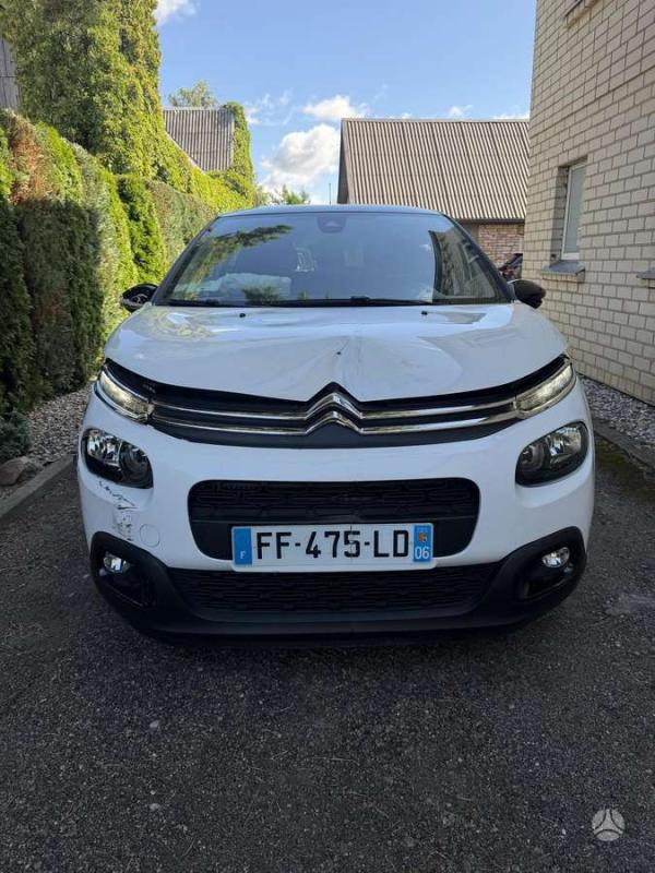 White Citroen C3 2019 in Kaunas, with an engine capacity of 1.20 L and mileage of 16 thousand km for 5900 €, photo 6 on AUTOMOTO.COM.LV