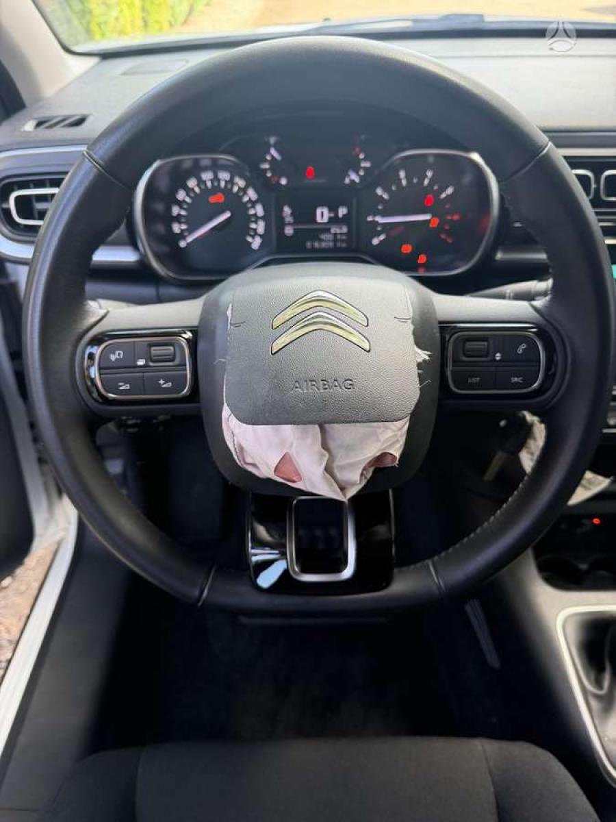White Citroen C3 2019 in Kaunas, with an engine capacity of 1.20 L and mileage of 16 thousand km for 5900 €, photo 15 on AUTOMOTO.COM.LV