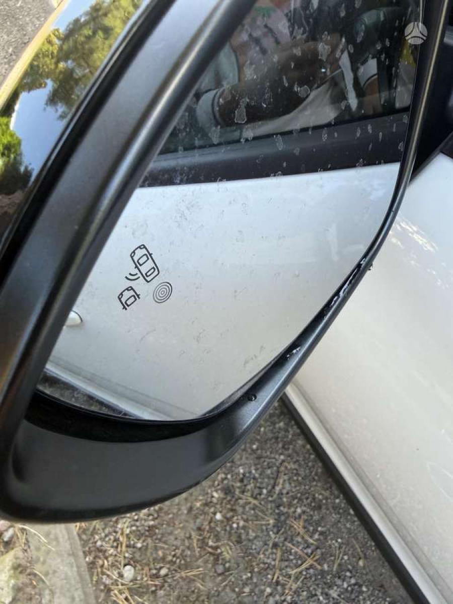 White Citroen C3 2019 in Kaunas, with an engine capacity of 1.20 L and mileage of 16 thousand km for 5900 €, photo 24 on AUTOMOTO.COM.LV