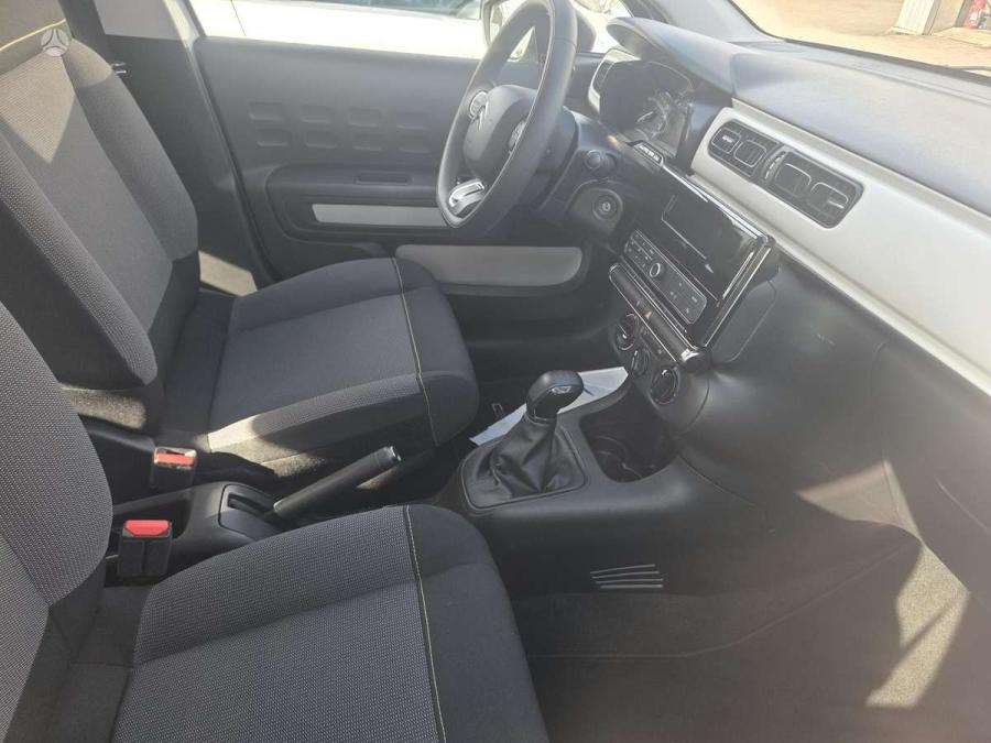 White Citroen C3 2019 in Taurage, with an engine capacity of 1.20 L and mileage of 54 thousand km for 4450 €, photo 5 on AUTOMOTO.COM.LV