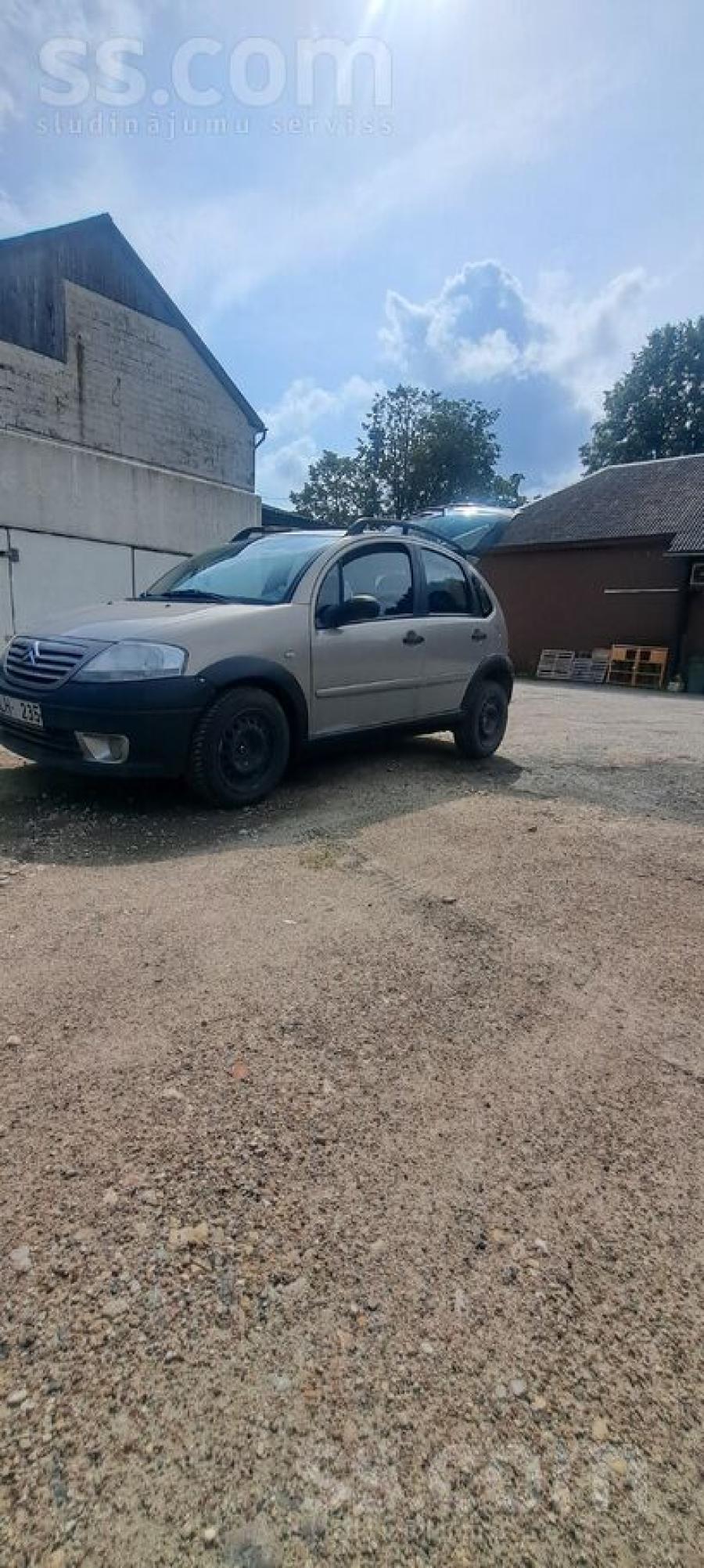 Dzeltens Citroen C3 2004 Cēsis, ar dzinēja tilpumu 1.40 L un nobraukumu 220 tūkst. km par 1300 €, foto 1 vietnē AUTOMOTO.COM.LV