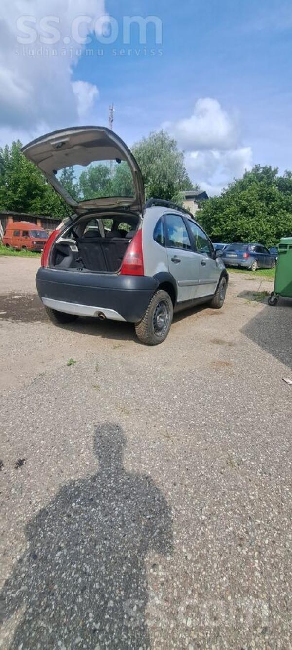 Dzeltens Citroen C3 2004 Cēsis, ar dzinēja tilpumu 1.40 L un nobraukumu 220 tūkst. km par 1300 €, foto 2 vietnē AUTOMOTO.COM.LV