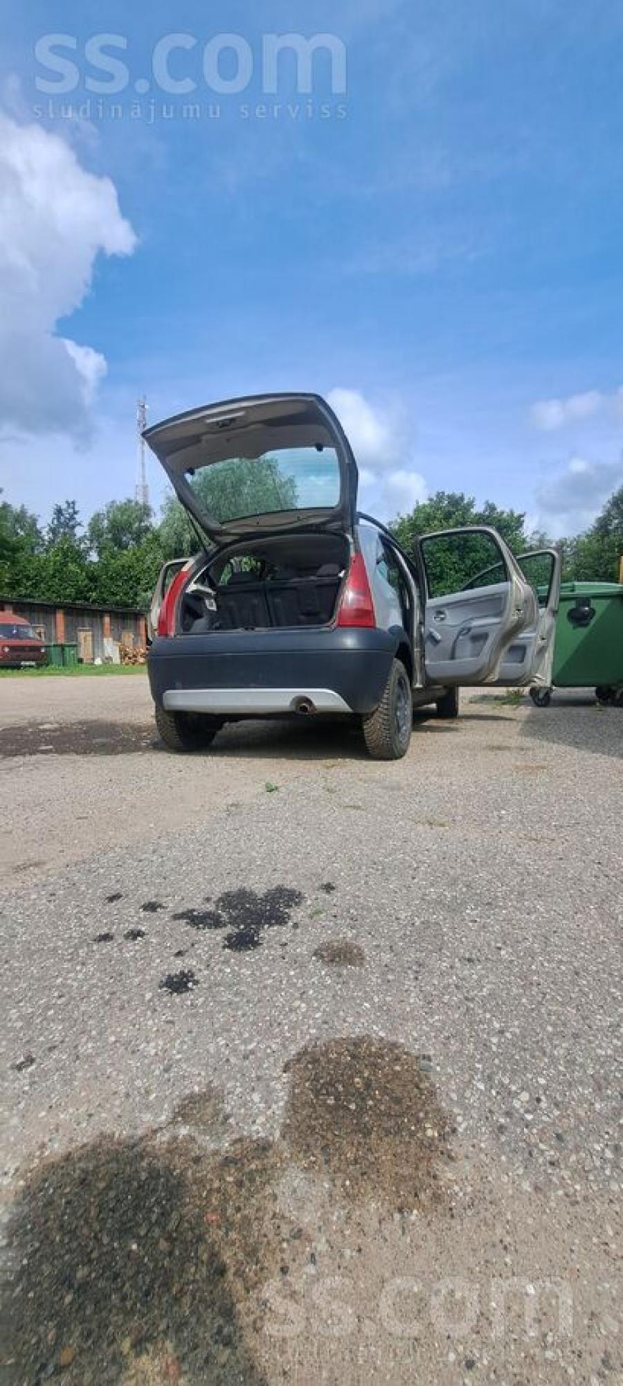 Dzeltens Citroen C3 2004 Cēsis, ar dzinēja tilpumu 1.40 L un nobraukumu 220 tūkst. km par 1300 €, foto 6 vietnē AUTOMOTO.COM.LV