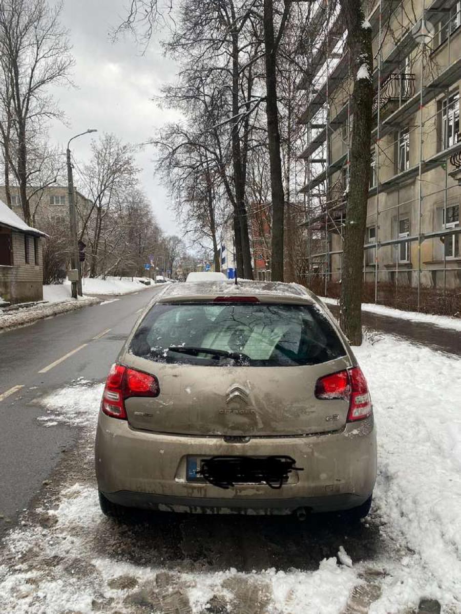 Yellow Citroen C3 2010 in Vilnius, with an engine capacity of 1.36 L and mileage of 188 thousand km for 800 €, photo 2 on AUTOMOTO.COM.LV