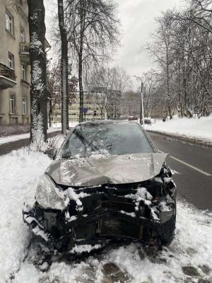 Yellow Citroen C3 2010 in Vilnius, with an engine capacity of 1.36 L and mileage of 188 thousand km for 800 €, photo 5 on AUTOMOTO.COM.LV