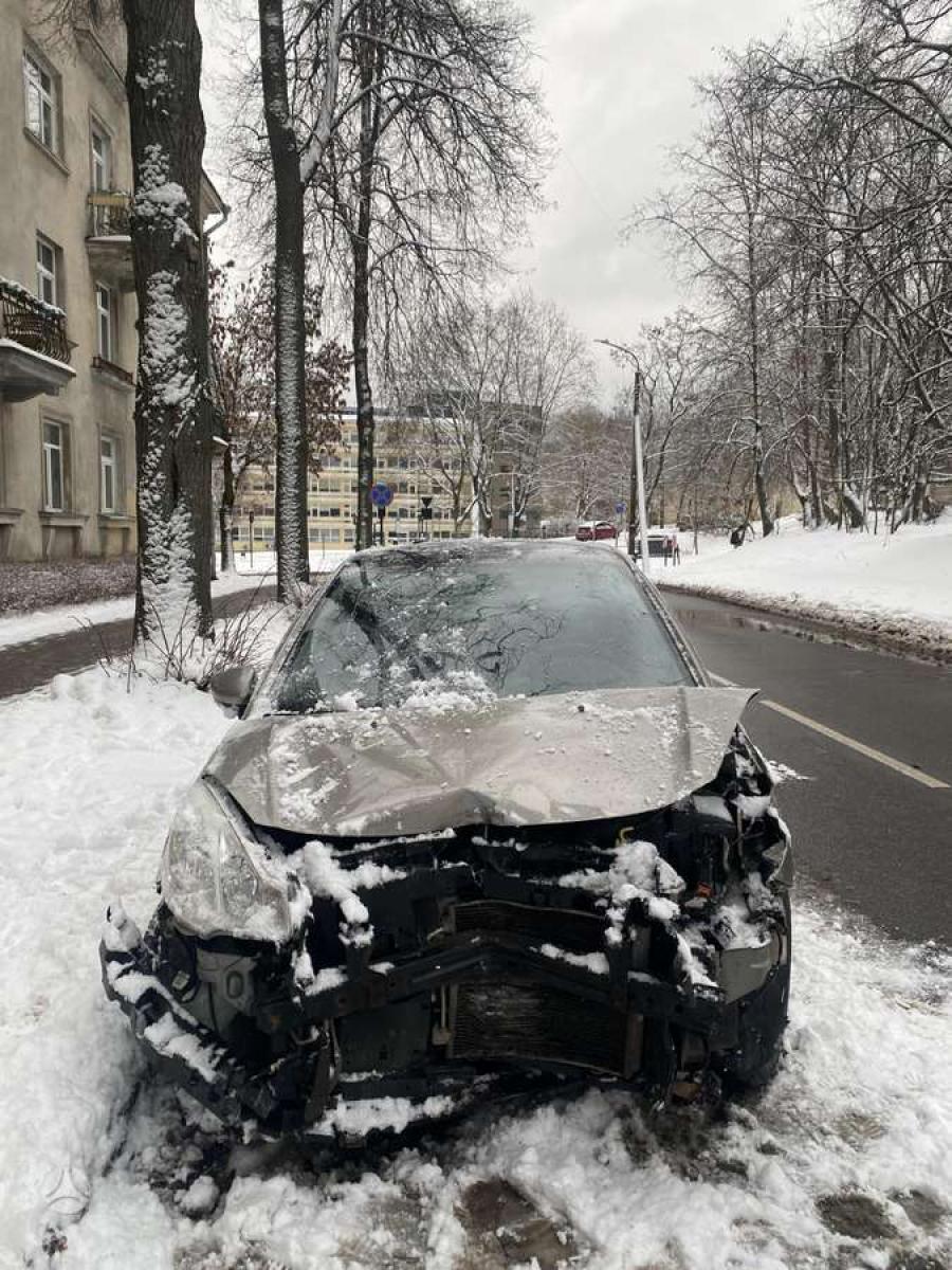 Yellow Citroen C3 2010 in Vilnius, with an engine capacity of 1.36 L and mileage of 188 thousand km for 800 €, photo 5 on AUTOMOTO.COM.LV