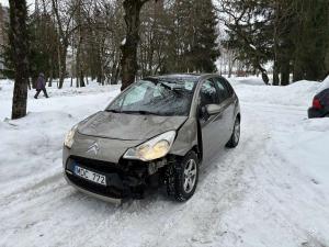 Yellow Citroen C3 2010 in Kedainiai, with an engine capacity of 1.36 L and mileage of 345 thousand km for 1200 €, photo 6 on AUTOMOTO.COM.LV