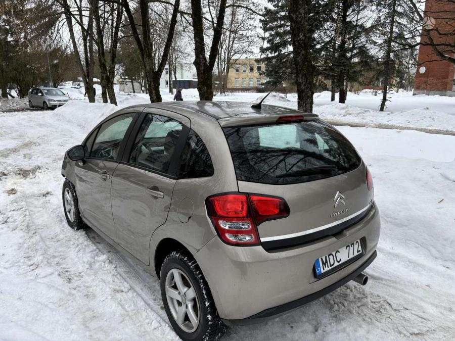 Yellow Citroen C3 2010 in Kedainiai, with an engine capacity of 1.36 L and mileage of 345 thousand km for 1200 €, photo 8 on AUTOMOTO.COM.LV