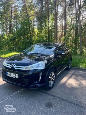 Black Citroen c4-aircross 2013 in Visaginas, with an engine capacity of 1.80 L and mileage of 204 thousand km for 5300 €, photo 3 on AUTOMOTO.COM.LV
