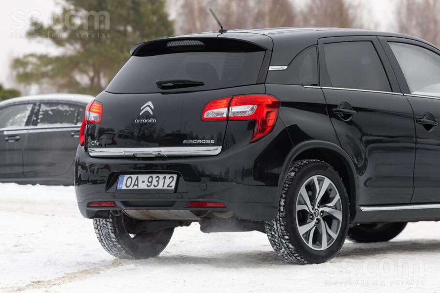 Black Citroen c4-aircross 2014 in Jelgava, with an engine capacity of 1.80 L and mileage of 193 thousand km for 7190 €, photo 6 on AUTOMOTO.COM.LV