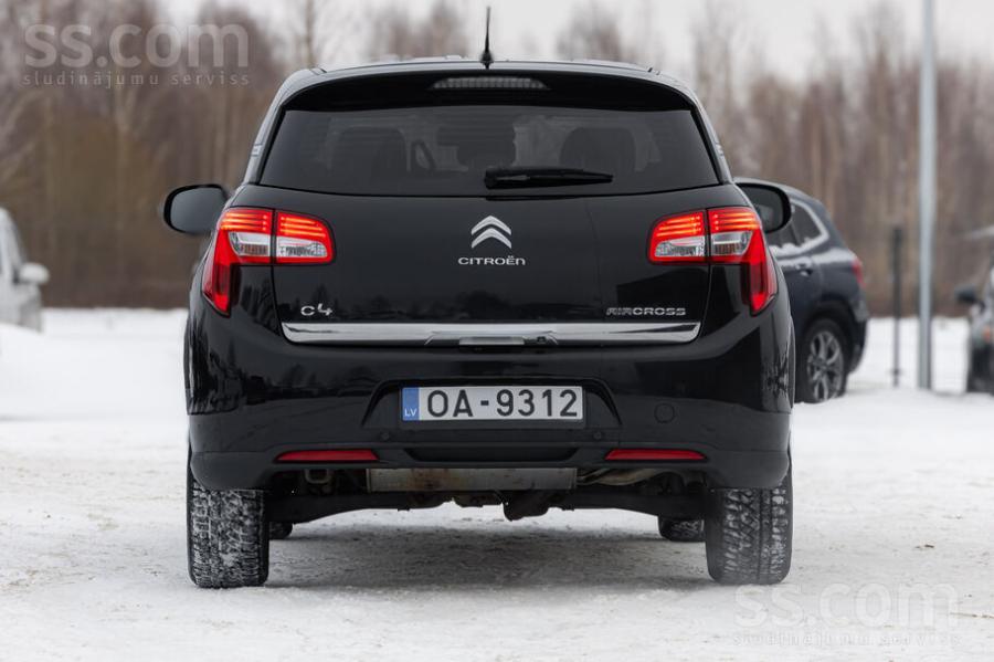Black Citroen c4-aircross 2014 in Jelgava, with an engine capacity of 1.80 L and mileage of 193 thousand km for 7190 €, photo 7 on AUTOMOTO.COM.LV