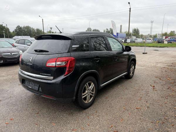 Citroen c4-aircross 2014 in Marijampole on AUTOMOTO.COM.LV Black Citroen c4-aircross 2014 in Marijampole, with an engine capacity of 1.56 L and mileage of 200 thousand km for 3850 β¬, photo 6 on AUTOMOTO.COM.LV