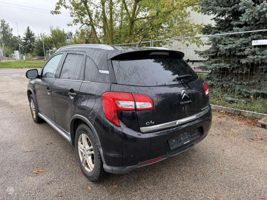 Black Citroen c4-aircross 2014 in Marijampole, with an engine capacity of 1.56 L and mileage of 200 thousand km for 3850 €, photo 8 on AUTOMOTO.COM.LV