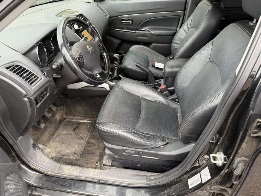 Black Citroen c4-aircross 2014 in Marijampole, with an engine capacity of 1.56 L and mileage of 200 thousand km for 3850 €, photo 14 on AUTOMOTO.COM.LV