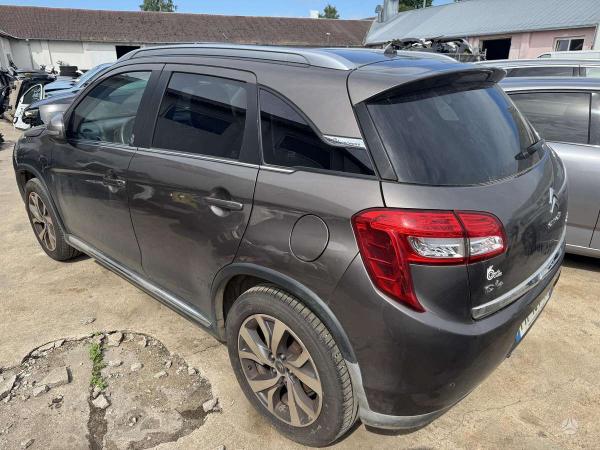 Brown Citroen c4-aircross 2015 in Taurage, with an engine capacity of 1.60 L and mileage of 195 thousand km for 4900 €, photo 10 on AUTOMOTO.COM.LV
