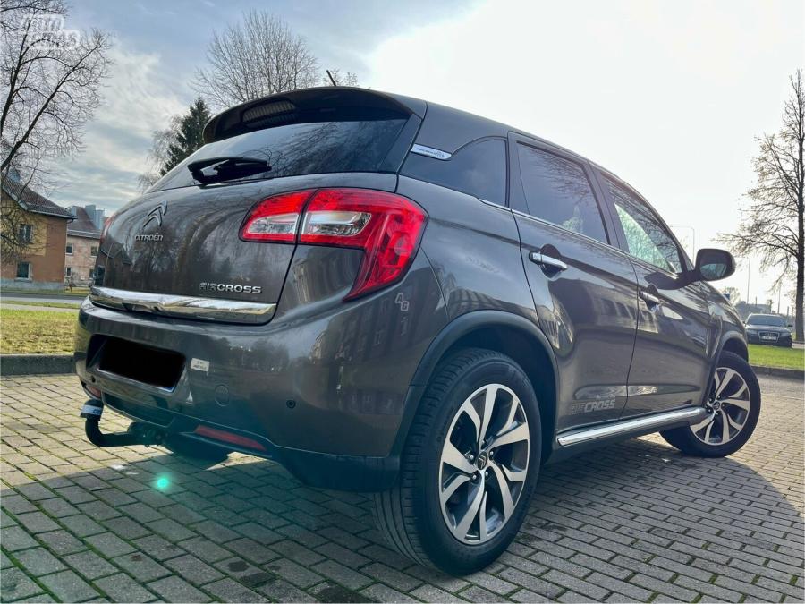 Citroen c4-aircross 2017 in Siauliai, with an engine capacity of 1.60 L and mileage of 240 thousand km for 7900 €, photo 4 on AUTOMOTO.COM.LV