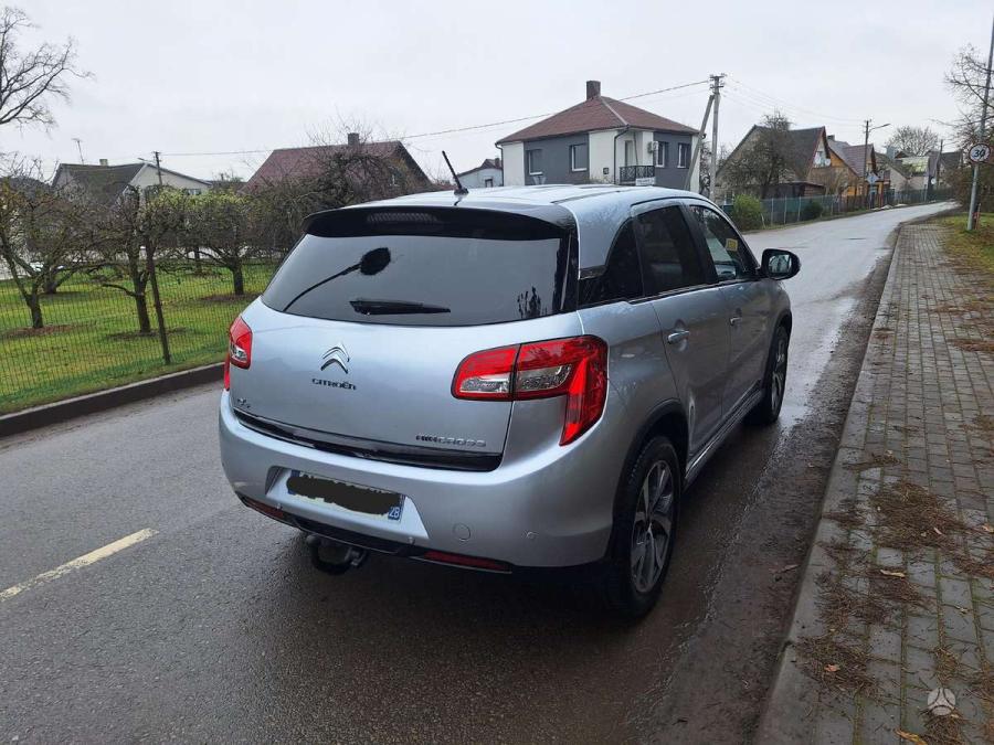 Grey Citroen c4-aircross 2012 in Taurage, with an engine capacity of 1.80 L and mileage of 233 thousand km for 5499 €, photo 5 on AUTOMOTO.COM.LV