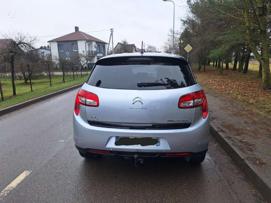 Grey Citroen c4-aircross 2012 in Taurage, with an engine capacity of 1.80 L and mileage of 233 thousand km for 5499 €, photo 6 on AUTOMOTO.COM.LV