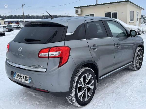 Pelēks Citroen c4-aircross 2013 Viļņa, ar dzinēja tilpumu 1.56 L un nobraukumu 260 tūkst. km par 5650 €, foto 4 vietnē AUTOMOTO.COM.LV