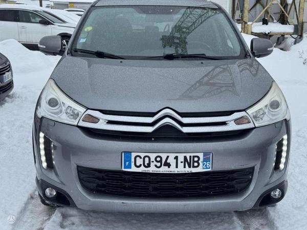 Grey Citroen c4-aircross 2013 in Vilnius, with an engine capacity of 1.56 L and mileage of 260 thousand km for 5650 €, photo 2 on AUTOMOTO.COM.LV