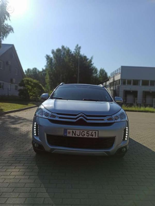 Grey Citroen c4-aircross 2017 in Kaunas, with an engine capacity of 1.56 L and mileage of 252 thousand km for 7850 €, photo 1 on AUTOMOTO.COM.LV