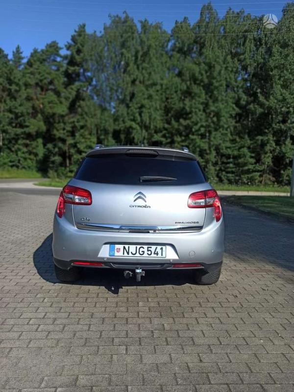 Grey Citroen c4-aircross 2017 in Kaunas, with an engine capacity of 1.56 L and mileage of 252 thousand km for 7850 €, photo 2 on AUTOMOTO.COM.LV