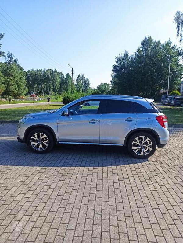 Grey Citroen c4-aircross 2017 in Kaunas, with an engine capacity of 1.56 L and mileage of 252 thousand km for 7850 €, photo 3 on AUTOMOTO.COM.LV