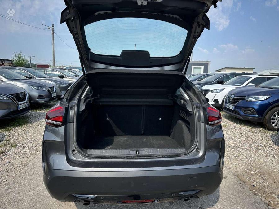 Grey Citroen c4-aircross 2023 in Vilnius, with an engine capacity of 1.20 L and mileage of 103 thousand km for 10889 €, photo 8 on AUTOMOTO.COM.LV