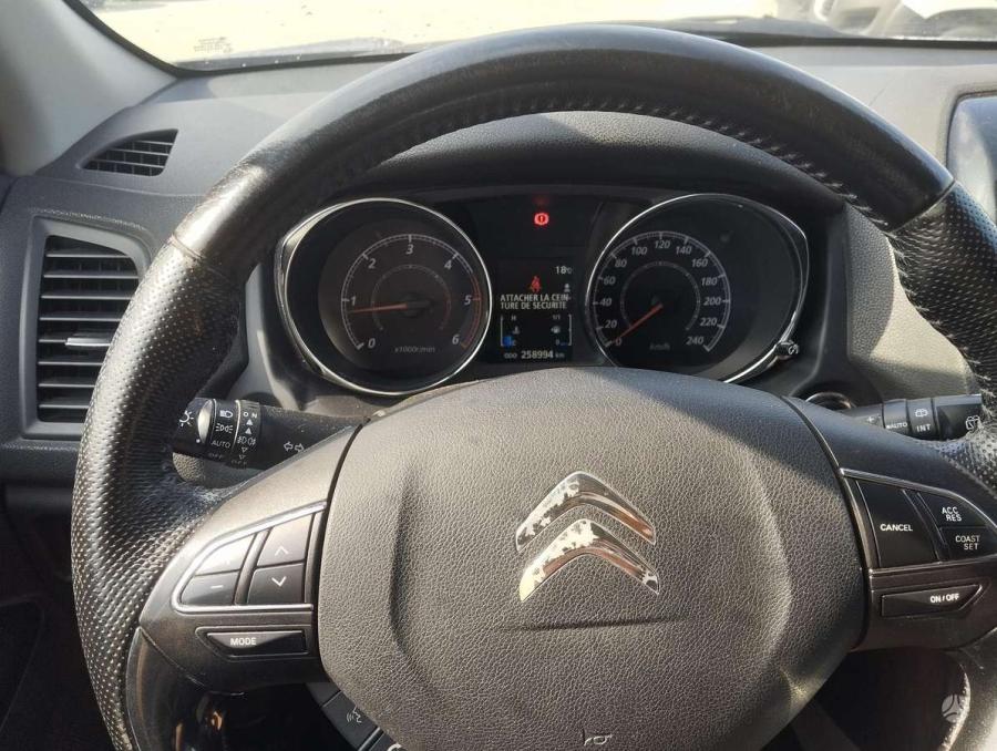 Pelēks Citroen c4-aircross 2015 Tauragė, ar dzinēja tilpumu 1.60 L un nobraukumu 250 tūkst. km par 5700 €, foto 16 vietnē AUTOMOTO.COM.LV