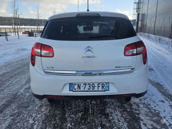 White Citroen c4-aircross 2012 in Vilnius, with an engine capacity of 1.56 L and mileage of 219 thousand km for 5450 €, photo 5 on AUTOMOTO.COM.LV