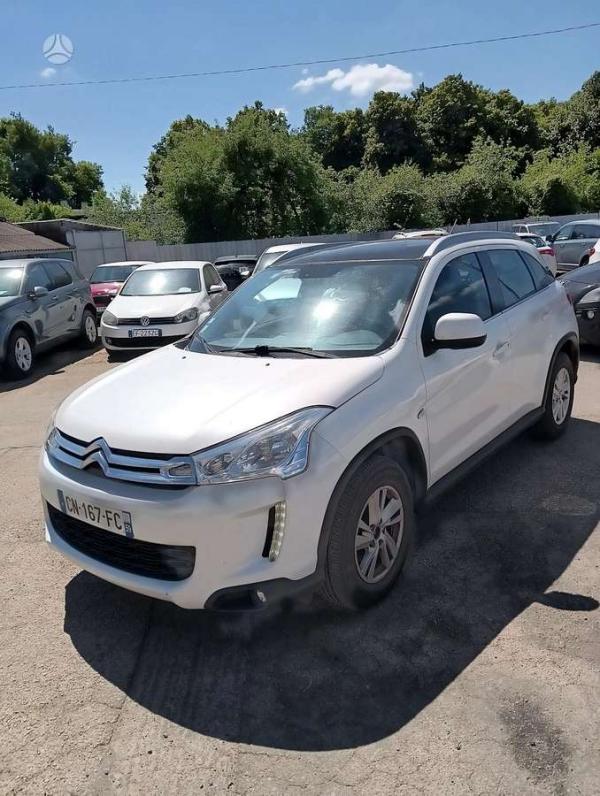 White Citroen c4-aircross 2012 in Taurage, with an engine capacity of 1.56 L and mileage of 230 thousand km for 4500 €, photo 4 on AUTOMOTO.COM.LV