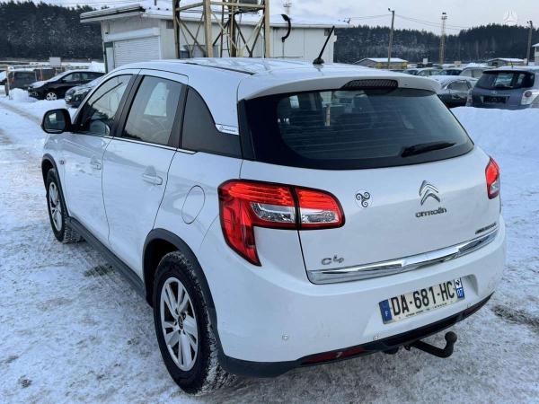 White Citroen c4-aircross 2013 in Vilnius, with an engine capacity of 1.56 L and mileage of 241 thousand km for 6000 €, photo 4 on AUTOMOTO.COM.LV