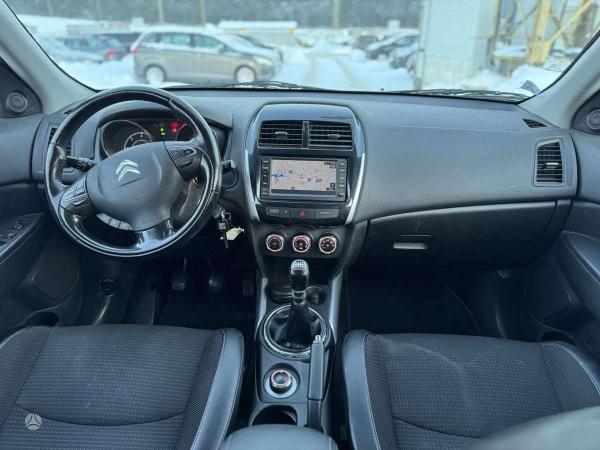 White Citroen c4-aircross 2013 in Vilnius, with an engine capacity of 1.56 L and mileage of 241 thousand km for 6000 €, photo 6 on AUTOMOTO.COM.LV