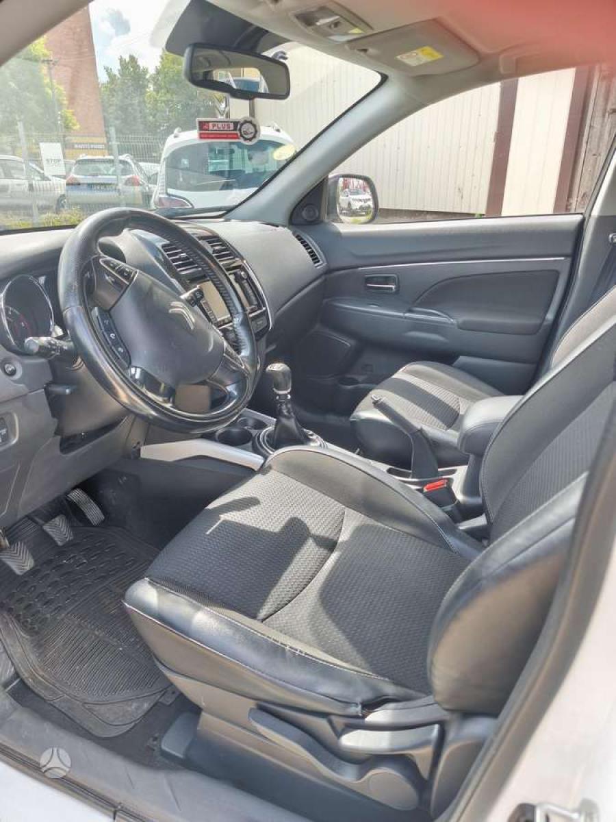 White Citroen c4-aircross 2015 in Taurage, with an engine capacity of 1.56 L and mileage of 236 thousand km for 5500 €, photo 8 on AUTOMOTO.COM.LV