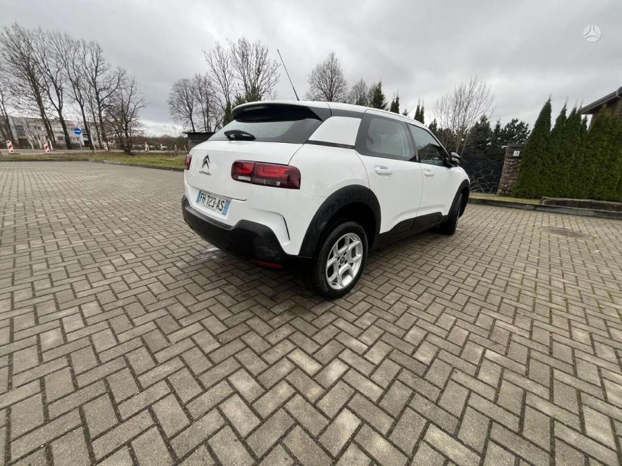 White Citroen c4-aircross 2019 in Taurage, with an engine capacity of 1.50 L and mileage of 191 thousand km for 5300 €, photo 7 on AUTOMOTO.COM.LV