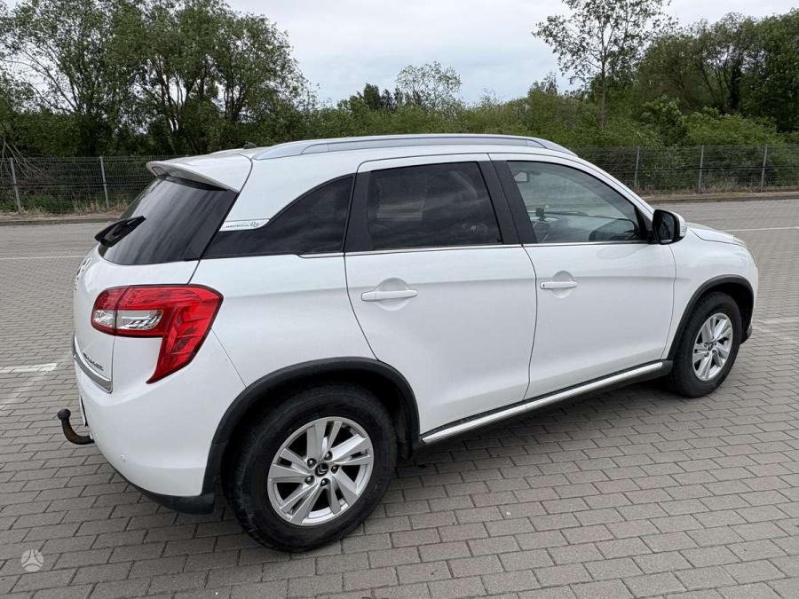 White Citroen c4-aircross 2012 in Marijampole, with an engine capacity of 1.80 L and mileage of 263 thousand km for 4100 €, photo 3 on AUTOMOTO.COM.LV