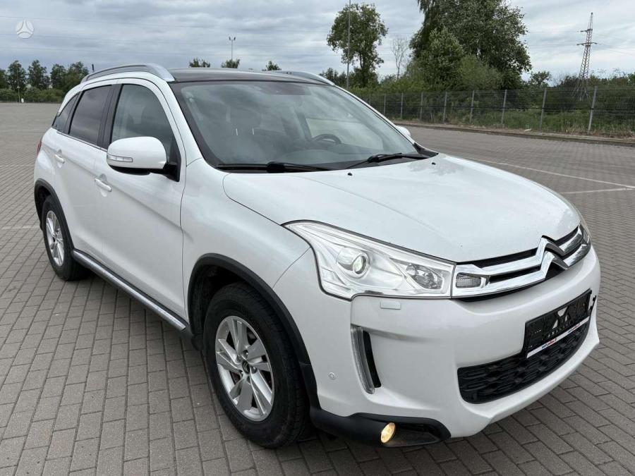 White Citroen c4-aircross 2012 in Marijampole, with an engine capacity of 1.80 L and mileage of 263 thousand km for 4100 €, photo 4 on AUTOMOTO.COM.LV