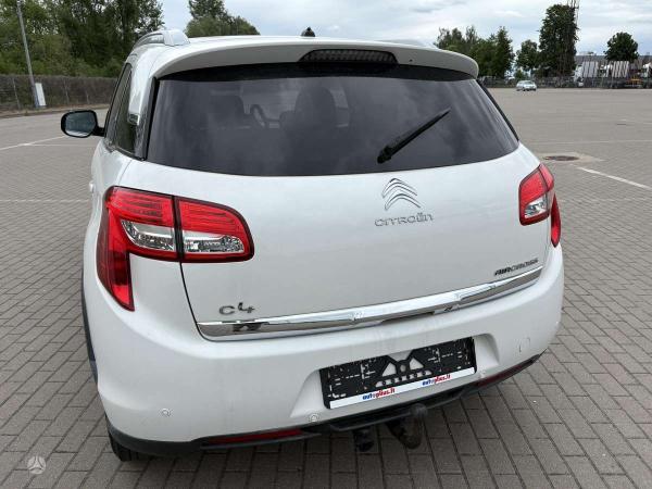 White Citroen c4-aircross 2012 in Marijampole, with an engine capacity of 1.80 L and mileage of 263 thousand km for 4100 €, photo 6 on AUTOMOTO.COM.LV