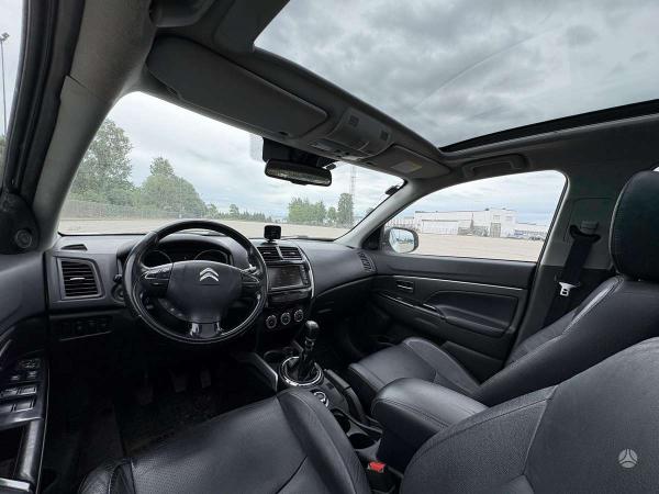 White Citroen c4-aircross 2012 in Marijampole, with an engine capacity of 1.80 L and mileage of 263 thousand km for 4100 €, photo 7 on AUTOMOTO.COM.LV
