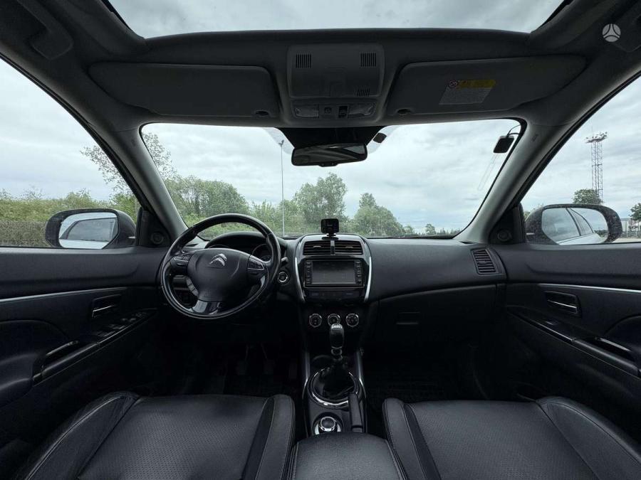 White Citroen c4-aircross 2012 in Marijampole, with an engine capacity of 1.80 L and mileage of 263 thousand km for 4100 €, photo 9 on AUTOMOTO.COM.LV