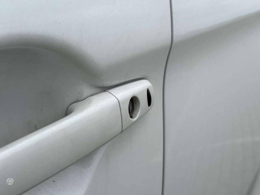 White Citroen c4-aircross 2012 in Marijampole, with an engine capacity of 1.80 L and mileage of 263 thousand km for 4100 €, photo 10 on AUTOMOTO.COM.LV