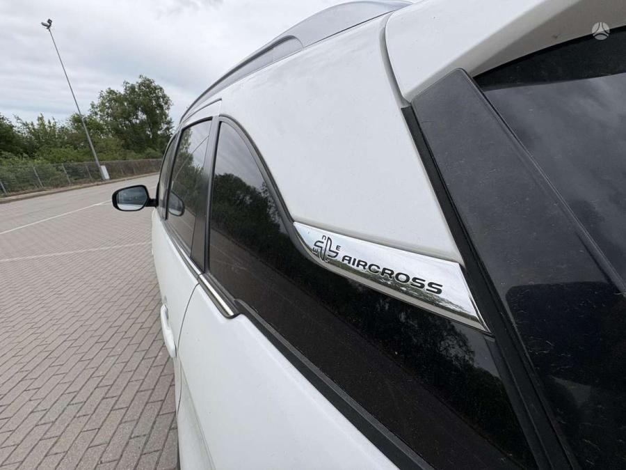 White Citroen c4-aircross 2012 in Marijampole, with an engine capacity of 1.80 L and mileage of 263 thousand km for 4100 €, photo 15 on AUTOMOTO.COM.LV