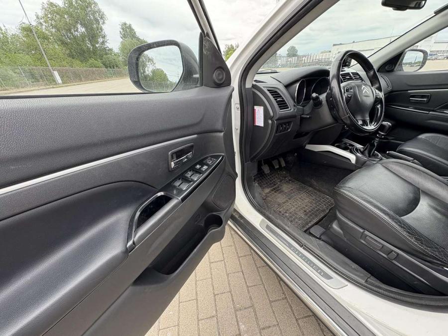 White Citroen c4-aircross 2012 in Marijampole, with an engine capacity of 1.80 L and mileage of 263 thousand km for 4100 €, photo 18 on AUTOMOTO.COM.LV