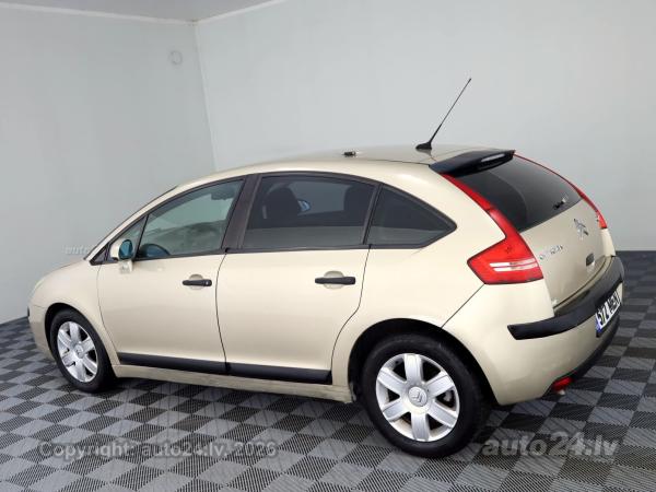 Beige Citroen C4 2004 in Tallinn, with an engine capacity of 1.60 L and mileage of 198 thousand km for 799 €, photo 5 on AUTOMOTO.COM.LV